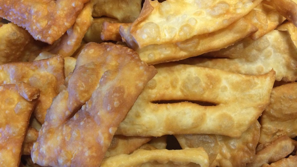 Mom Makes Roll Kuchen